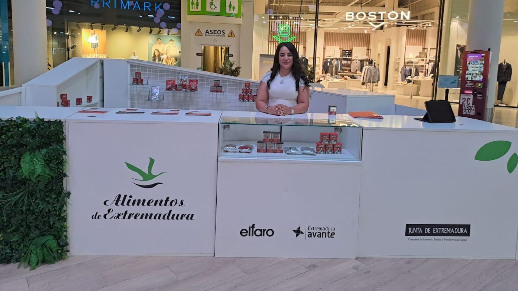 Sabor local en El Faro: “Alimentos de Extremadura” estrena stand hasta ...